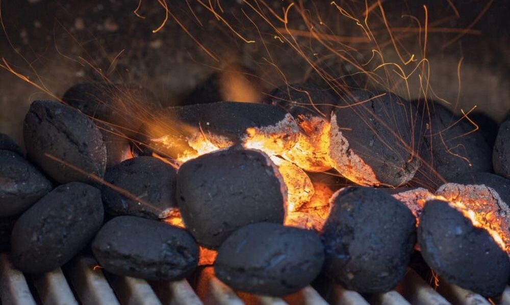 Carbuni si brichete de foc - Vindem cărbuni brichete în toată România!