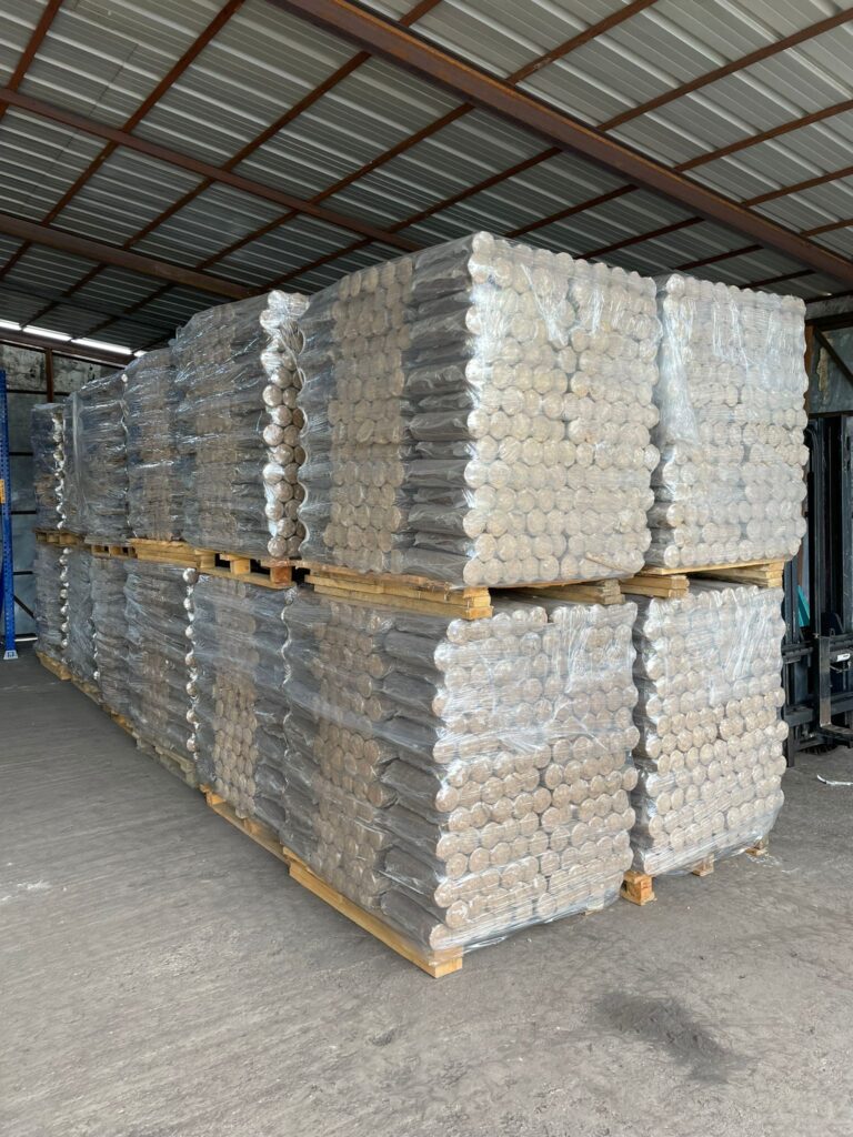 Brichete fag 100% putere calorică 5000kcal timp de ardere 6 ore ambalaj ...